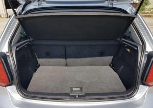 Pelēks Volkswagen Polo 2011 Šauļi, ar dzinēja tilpumu 1.20 L un nobraukumu 260 tūkst. km par 3350 €, foto 13 vietnē AUTOMOTO.COM.LV