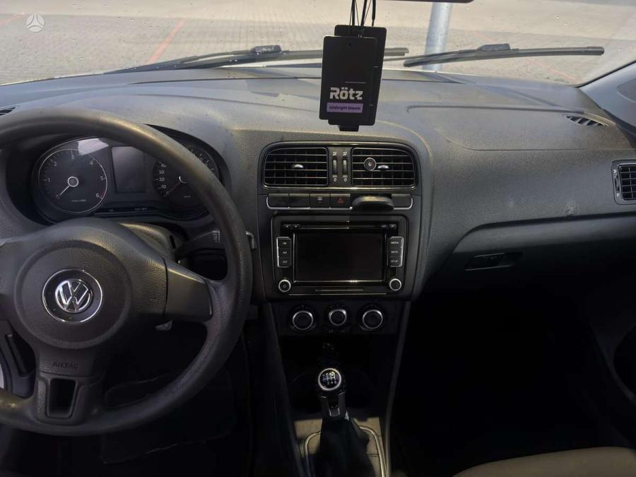 Grey Volkswagen Polo 2011 in Jonava, with an engine capacity of 1.20 L and mileage of 304 thousand km for 2100 €, photo 1 on AUTOMOTO.COM.LV