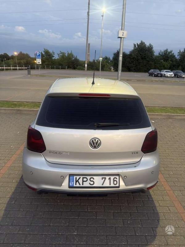 Grey Volkswagen Polo 2011 in Jonava, with an engine capacity of 1.20 L and mileage of 304 thousand km for 2100 €, photo 4 on AUTOMOTO.COM.LV