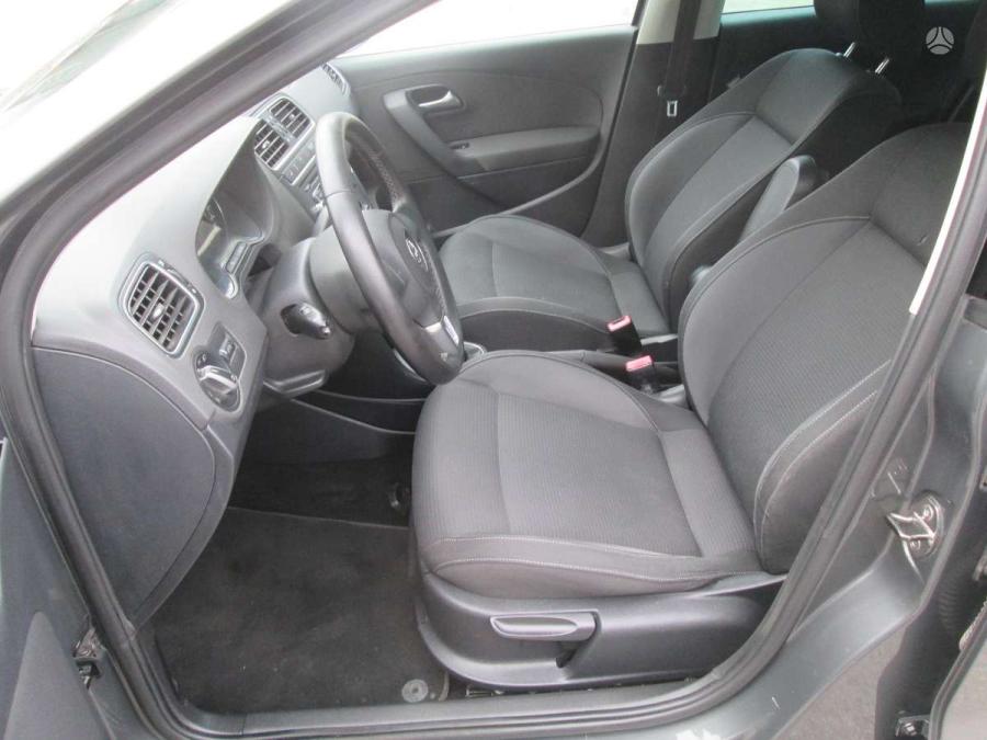 Grey Volkswagen Polo 2011 in Kelme, with an engine capacity of 1.20 L and mileage of 146 thousand km for 3850 €, photo 8 on AUTOMOTO.COM.LV