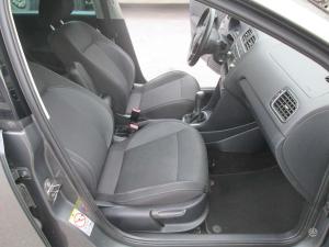 Grey Volkswagen Polo 2011 in Kelme, with an engine capacity of 1.20 L and mileage of 146 thousand km for 3850 €, photo 10 on AUTOMOTO.COM.LV