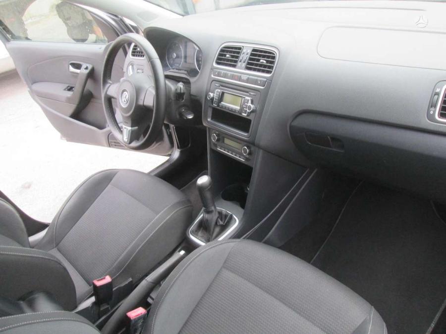 Grey Volkswagen Polo 2011 in Kelme, with an engine capacity of 1.20 L and mileage of 146 thousand km for 3850 €, photo 11 on AUTOMOTO.COM.LV