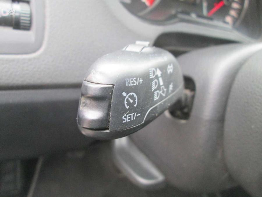 Grey Volkswagen Polo 2011 in Kelme, with an engine capacity of 1.20 L and mileage of 146 thousand km for 3850 €, photo 13 on AUTOMOTO.COM.LV