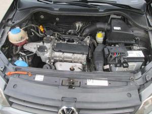 Grey Volkswagen Polo 2011 in Kelme, with an engine capacity of 1.20 L and mileage of 146 thousand km for 3850 €, photo 14 on AUTOMOTO.COM.LV