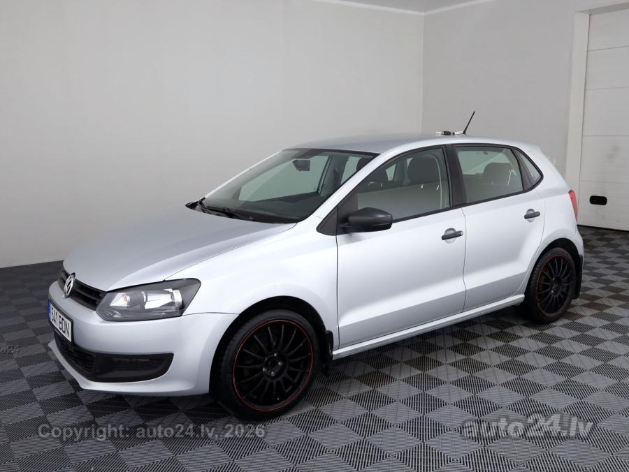 Pelēks Volkswagen Polo 2011 Tallina, ar dzinēja tilpumu 1.40 L un nobraukumu 266 tūkst. km par 2399 €, foto 3 vietnē AUTOMOTO.COM.LV