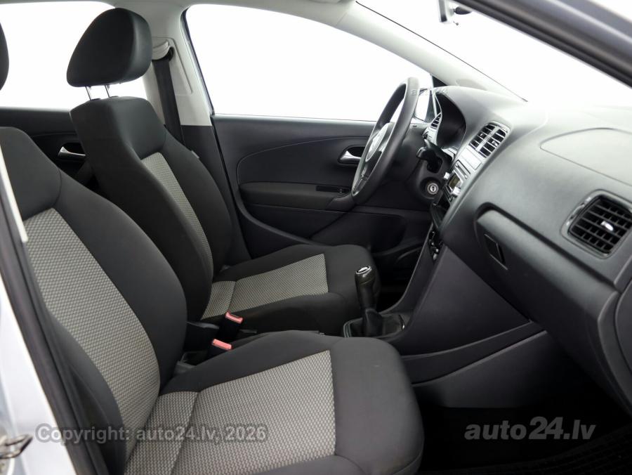 Pelēks Volkswagen Polo 2011 Tallina, ar dzinēja tilpumu 1.40 L un nobraukumu 266 tūkst. km par 2399 €, foto 7 vietnē AUTOMOTO.COM.LV