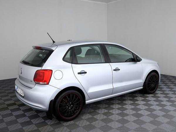 Pelēks Volkswagen Polo 2011 Tallina, ar dzinēja tilpumu 1.40 L un nobraukumu 266 tūkst. km par 2399 €, foto 3 vietnē AUTOMOTO.COM.LV