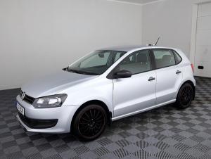Grey Volkswagen Polo 2011 in Tallinn, with an engine capacity of 1.40 L and mileage of 266 thousand km for 2399 €, photo 3 on AUTOMOTO.COM.LV