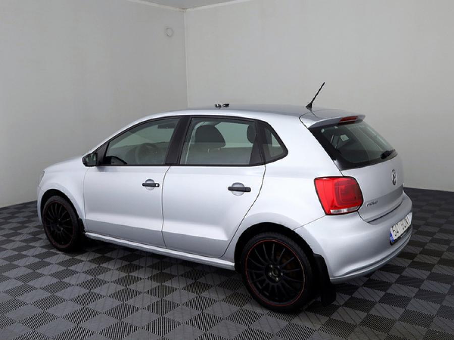 Grey Volkswagen Polo 2011 in Tallinn, with an engine capacity of 1.40 L and mileage of 266 thousand km for 2399 €, photo 5 on AUTOMOTO.COM.LV