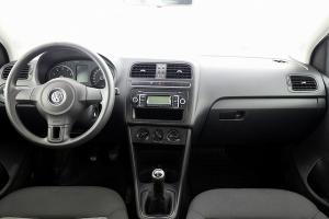 Grey Volkswagen Polo 2011 in Tallinn, with an engine capacity of 1.40 L and mileage of 266 thousand km for 2399 €, photo 6 on AUTOMOTO.COM.LV