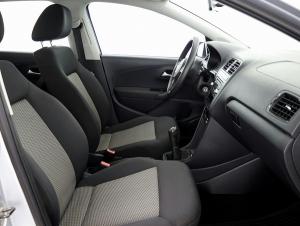 Grey Volkswagen Polo 2011 in Tallinn, with an engine capacity of 1.40 L and mileage of 266 thousand km for 2399 €, photo 7 on AUTOMOTO.COM.LV