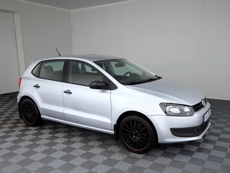 Grey Volkswagen Polo 2011 in Tallinn, with an engine capacity of 1.40 L and mileage of 266 thousand km for 2399 €, photo 10 on AUTOMOTO.COM.LV