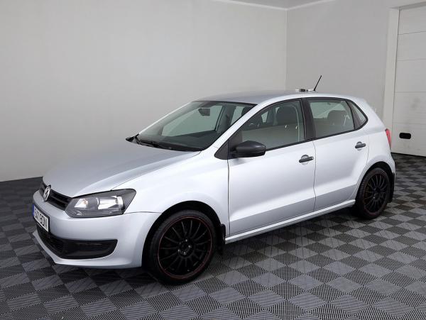 Volkswagen Polo 2011 in Tallinn on AUTOMOTO.COM.LV Grey Volkswagen Polo 2011 in Tallinn, with an engine capacity of 1.40 L and mileage of 266 thousand km for 2399 €, photo 11 on AUTOMOTO.COM.LV
