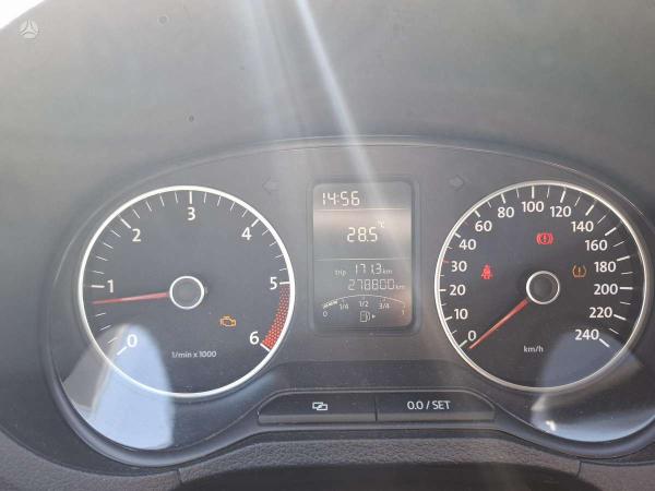 Pelēks Volkswagen Polo 2011 Kauņa, ar dzinēja tilpumu 1.20 L un nobraukumu 279 tūkst. km par 2900 €, foto 6 vietnē AUTOMOTO.COM.LV