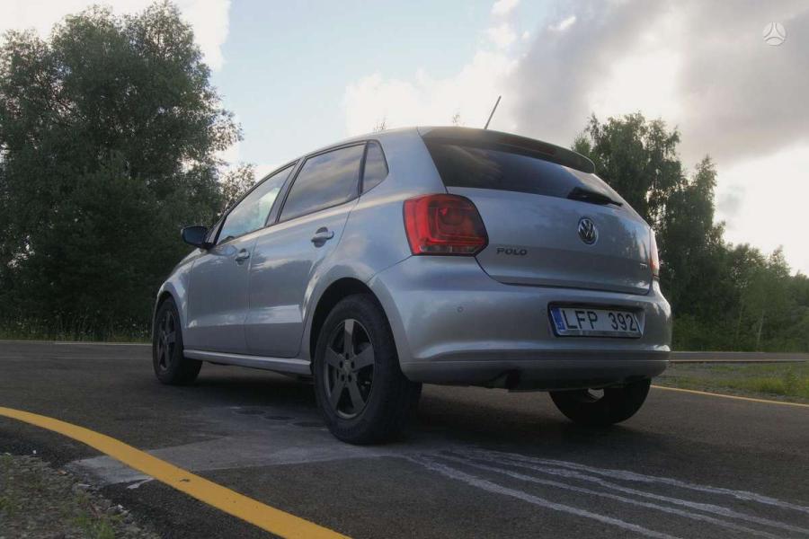 Pelēks Volkswagen Polo 2011 Klaipėda, ar dzinēja tilpumu 1.60 L un nobraukumu 260 tūkst. km par 2800 €, foto 4 vietnē AUTOMOTO.COM.LV