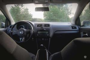 Pelēks Volkswagen Polo 2011 Klaipėda, ar dzinēja tilpumu 1.60 L un nobraukumu 260 tūkst. km par 2800 €, foto 5 vietnē AUTOMOTO.COM.LV