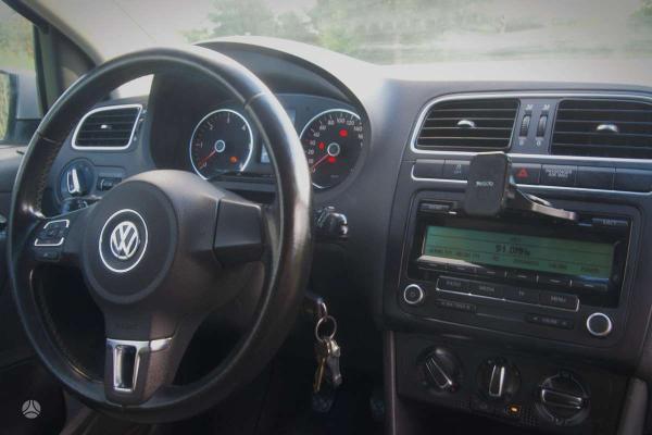 Volkswagen Polo 2011 Klaipėda vietnē Pelēks Volkswagen Polo 2011 Klaipėda, ar dzinēja tilpumu 1.60 L un nobraukumu 260 tūkst. km par 2800 €, foto 6 vietnē AUTOMOTO.COM.LV