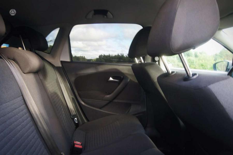 Pelēks Volkswagen Polo 2011 Klaipėda, ar dzinēja tilpumu 1.60 L un nobraukumu 260 tūkst. km par 2800 €, foto 7 vietnē AUTOMOTO.COM.LV