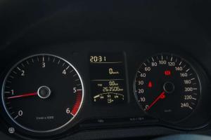 Pelēks Volkswagen Polo 2011 Klaipėda, ar dzinēja tilpumu 1.60 L un nobraukumu 260 tūkst. km par 2800 €, foto 9 vietnē AUTOMOTO.COM.LV
