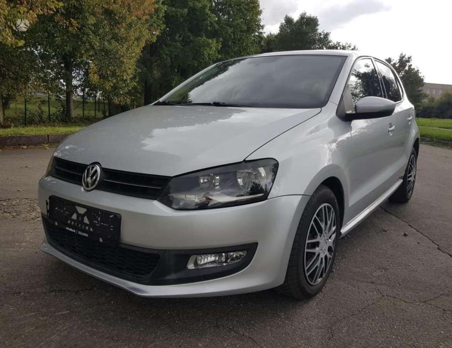 Pelēks Volkswagen Polo 2011 Šauļi, ar dzinēja tilpumu 1.20 L un nobraukumu 260 tūkst. km par 2950 €, foto 1 vietnē AUTOMOTO.COM.LV
