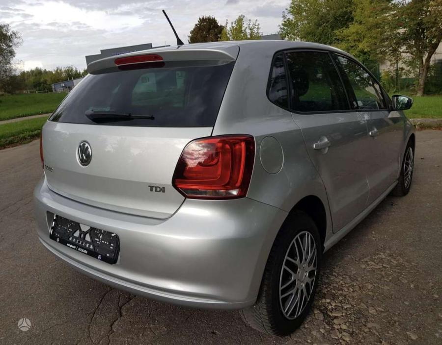 Pelēks Volkswagen Polo 2011 Šauļi, ar dzinēja tilpumu 1.20 L un nobraukumu 260 tūkst. km par 2950 €, foto 5 vietnē AUTOMOTO.COM.LV