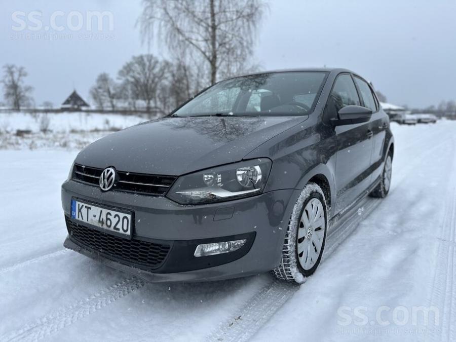 Pelēks Volkswagen Polo 2012 Rīga, ar dzinēja tilpumu 1.40 L un nobraukumu 100 tūkst. km par 4300 €, foto 1 vietnē AUTOMOTO.COM.LV