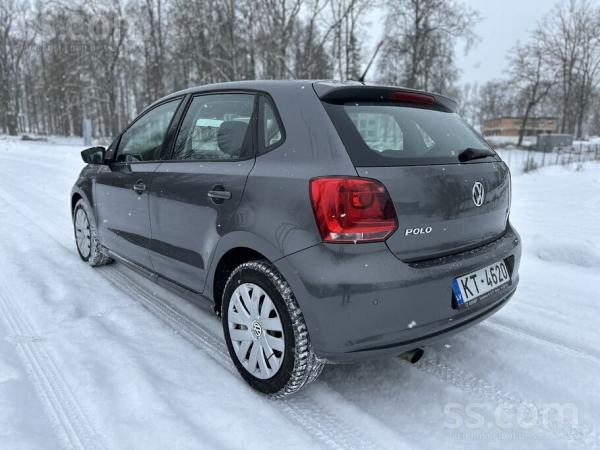 Grey Volkswagen Polo 2012 in Riga, with an engine capacity of 1.40 L and mileage of 100 thousand km for 4300 €, photo 2 on AUTOMOTO.COM.LV