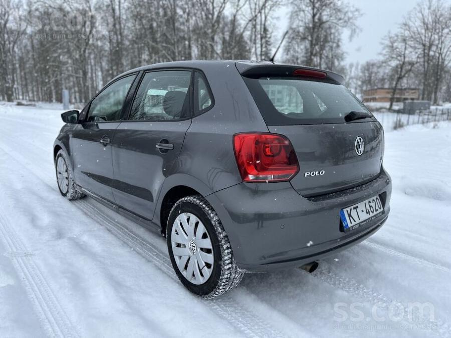 Pelēks Volkswagen Polo 2012 Rīga, ar dzinēja tilpumu 1.40 L un nobraukumu 100 tūkst. km par 4300 €, foto 2 vietnē AUTOMOTO.COM.LV