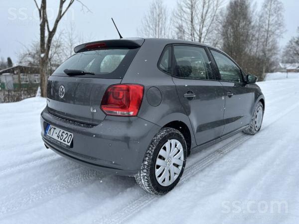 Grey Volkswagen Polo 2012 in Riga, with an engine capacity of 1.40 L and mileage of 100 thousand km for 4300 €, photo 3 on AUTOMOTO.COM.LV