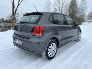 Pelēks Volkswagen Polo 2012 Rīga, ar dzinēja tilpumu 1.40 L un nobraukumu 100 tūkst. km par 4300 €, foto 3 vietnē AUTOMOTO.COM.LV