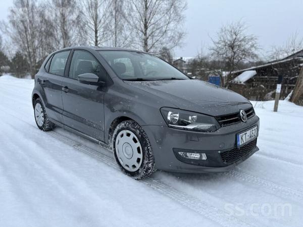 Grey Volkswagen Polo 2012 in Riga, with an engine capacity of 1.40 L and mileage of 100 thousand km for 4300 €, photo 4 on AUTOMOTO.COM.LV