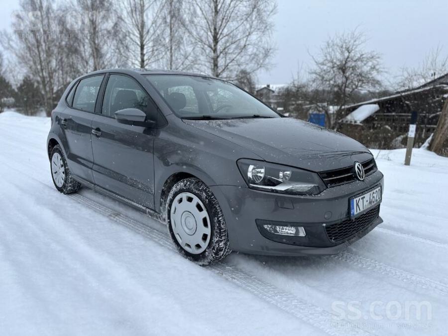 Pelēks Volkswagen Polo 2012 Rīga, ar dzinēja tilpumu 1.40 L un nobraukumu 100 tūkst. km par 4300 €, foto 4 vietnē AUTOMOTO.COM.LV