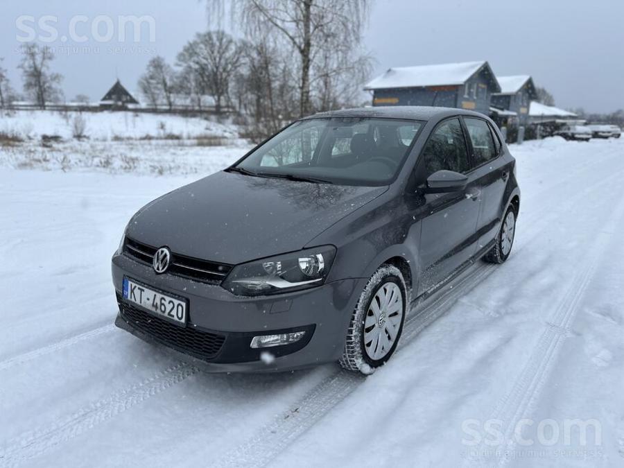 Pelēks Volkswagen Polo 2012 Rīga, ar dzinēja tilpumu 1.40 L un nobraukumu 100 tūkst. km par 4300 €, foto 5 vietnē AUTOMOTO.COM.LV