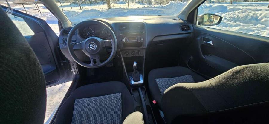 Pelēks Volkswagen Polo 2012 Viļņa, ar dzinēja tilpumu 1.39 L un nobraukumu 186 tūkst. km par 5790 €, foto 8 vietnē AUTOMOTO.COM.LV