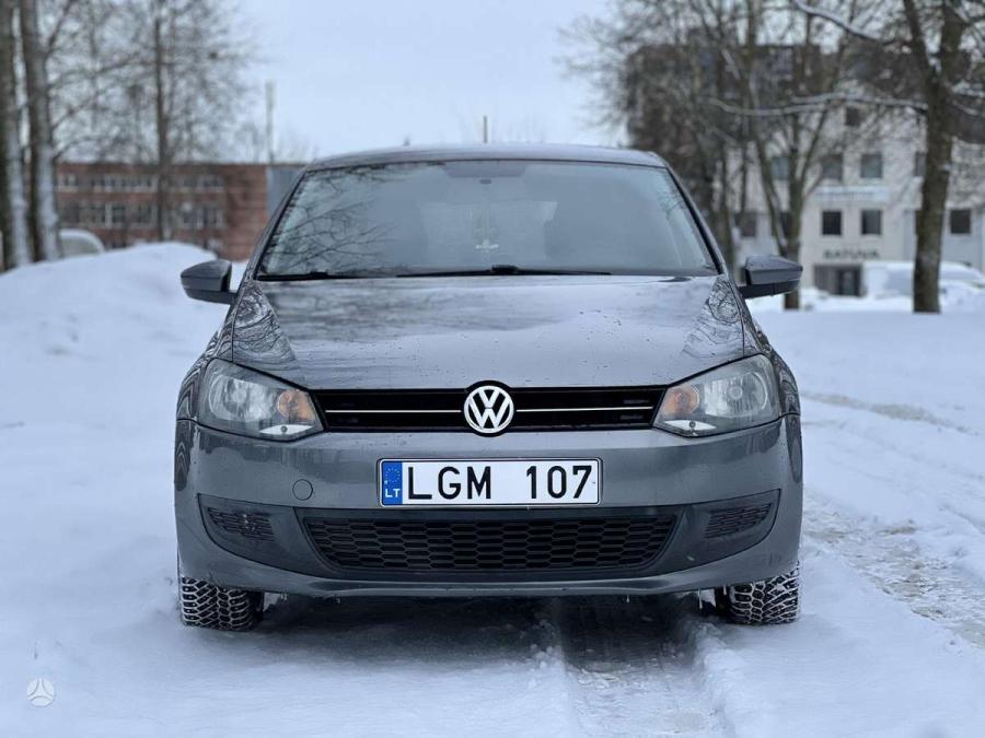 Grey Volkswagen Polo 2012 in Klaipeda, with an engine capacity of 1.20 L and mileage of 193 thousand km for 3350 €, photo 2 on AUTOMOTO.COM.LV