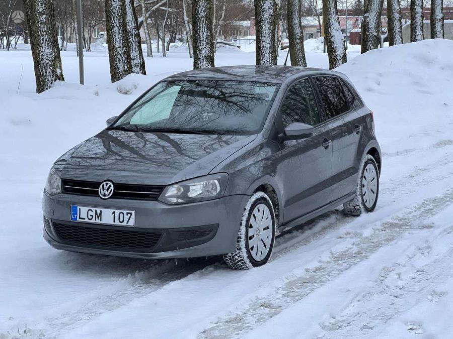 Grey Volkswagen Polo 2012 in Klaipeda, with an engine capacity of 1.20 L and mileage of 193 thousand km for 3350 €, photo 3 on AUTOMOTO.COM.LV