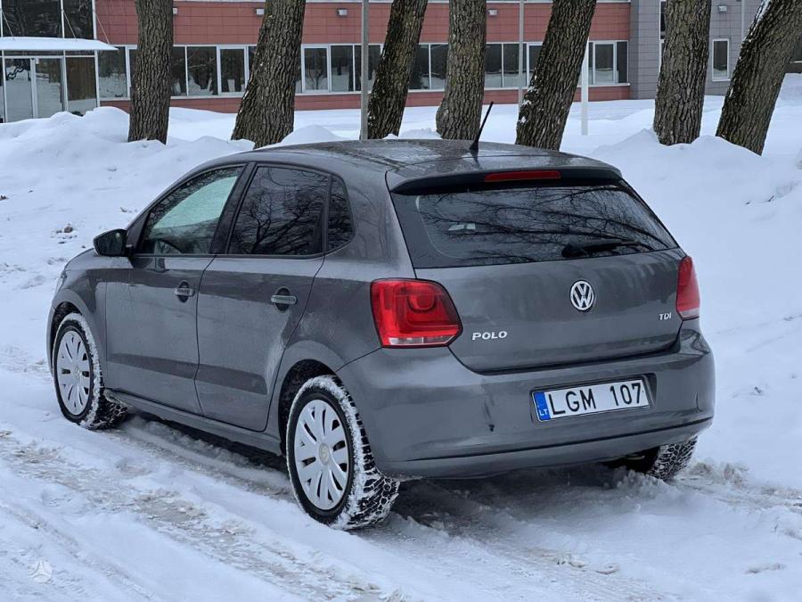 Grey Volkswagen Polo 2012 in Klaipeda, with an engine capacity of 1.20 L and mileage of 193 thousand km for 3350 €, photo 4 on AUTOMOTO.COM.LV