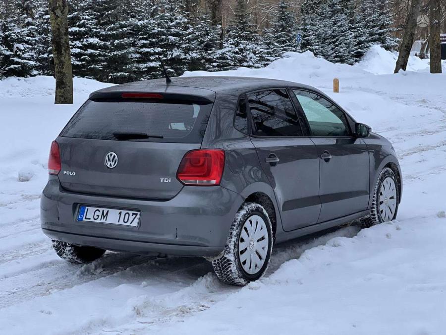 Grey Volkswagen Polo 2012 in Klaipeda, with an engine capacity of 1.20 L and mileage of 193 thousand km for 3350 €, photo 6 on AUTOMOTO.COM.LV