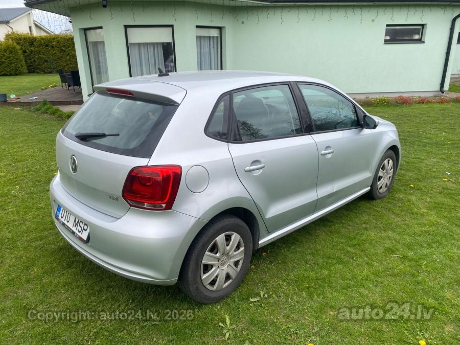 Pelēks Volkswagen Polo 2012 Tallina, ar dzinēja tilpumu 1.60 L un nobraukumu 260 tūkst. km par 3250 €, foto 6 vietnē AUTOMOTO.COM.LV
