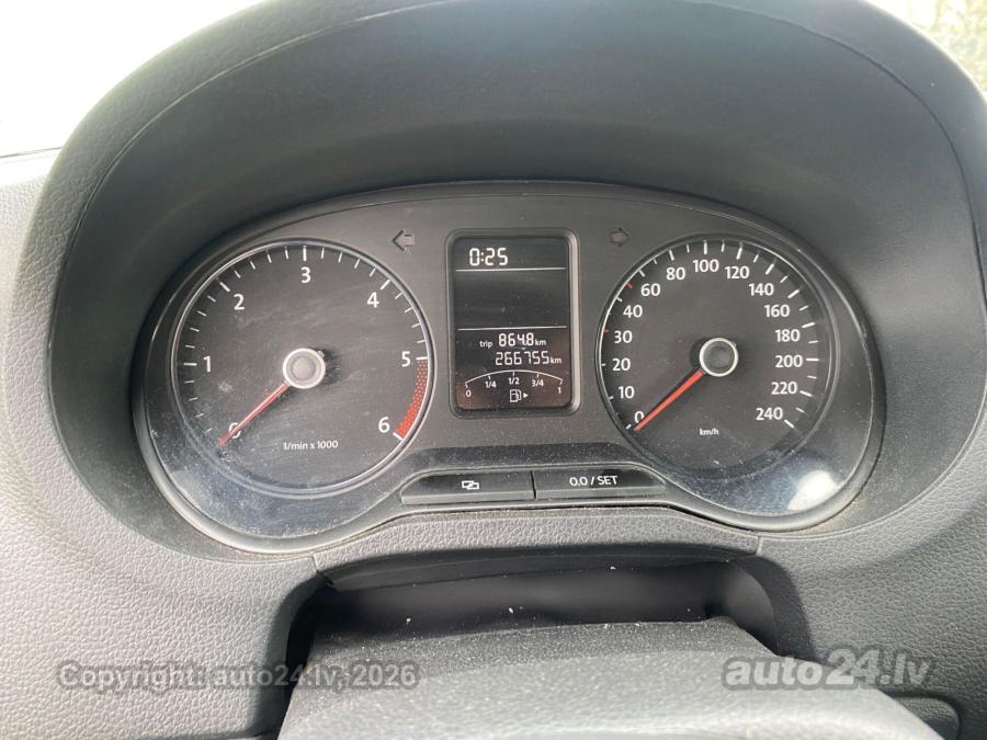 Pelēks Volkswagen Polo 2012 Tallina, ar dzinēja tilpumu 1.60 L un nobraukumu 260 tūkst. km par 3250 €, foto 13 vietnē AUTOMOTO.COM.LV