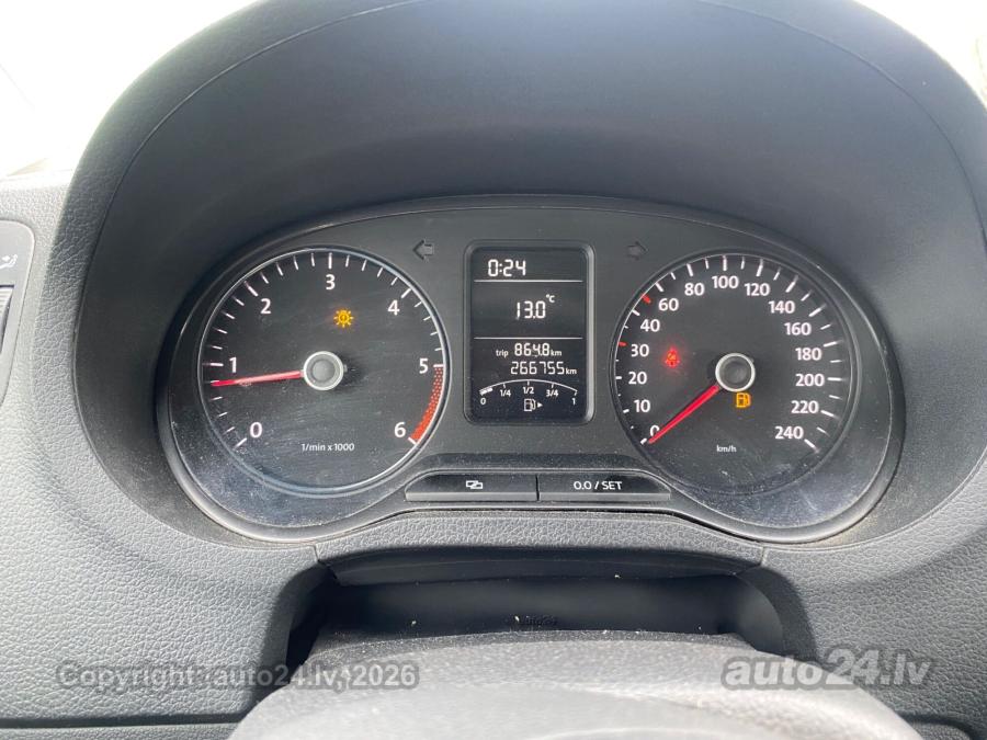 Pelēks Volkswagen Polo 2012 Tallina, ar dzinēja tilpumu 1.60 L un nobraukumu 260 tūkst. km par 3250 €, foto 14 vietnē AUTOMOTO.COM.LV