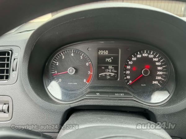 Grey Volkswagen Polo 2012 in Tallinn, with an engine capacity of 1.40 L and mileage of 135 thousand km for 5100 €, photo 6 on AUTOMOTO.COM.LV