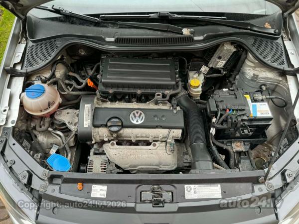 Grey Volkswagen Polo 2012 in Tallinn, with an engine capacity of 1.40 L and mileage of 135 thousand km for 5100 €, photo 9 on AUTOMOTO.COM.LV