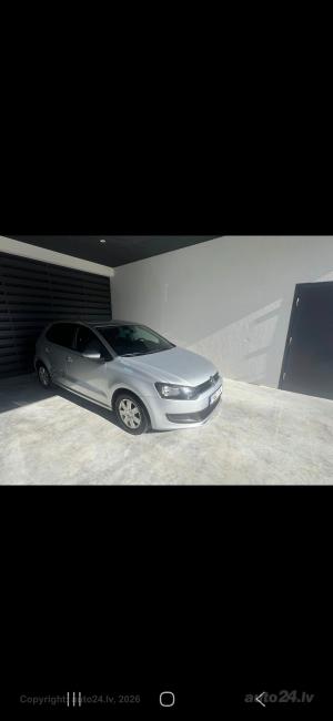 Grey Volkswagen Polo 2012 in Tallinn, with an engine capacity of 1.40 L and mileage of 135 thousand km for 5400 €, photo 3 on AUTOMOTO.COM.LV