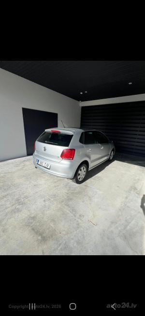 Grey Volkswagen Polo 2012 in Tallinn, with an engine capacity of 1.40 L and mileage of 135 thousand km for 5400 €, photo 8 on AUTOMOTO.COM.LV
