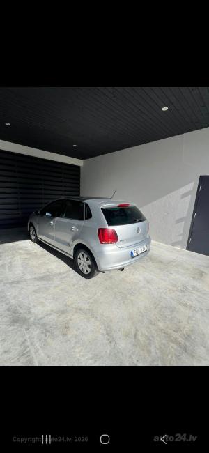 Grey Volkswagen Polo 2012 in Tallinn, with an engine capacity of 1.40 L and mileage of 135 thousand km for 5400 €, photo 9 on AUTOMOTO.COM.LV