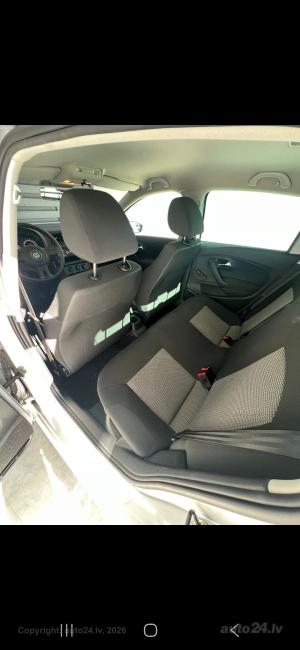 Grey Volkswagen Polo 2012 in Tallinn, with an engine capacity of 1.40 L and mileage of 135 thousand km for 5400 €, photo 14 on AUTOMOTO.COM.LV