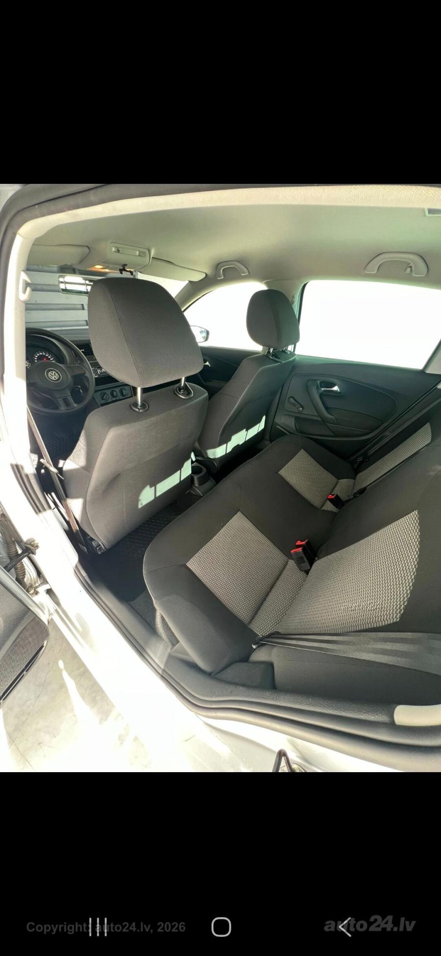 Grey Volkswagen Polo 2012 in Tallinn, with an engine capacity of 1.40 L and mileage of 135 thousand km for 5400 €, photo 14 on AUTOMOTO.COM.LV