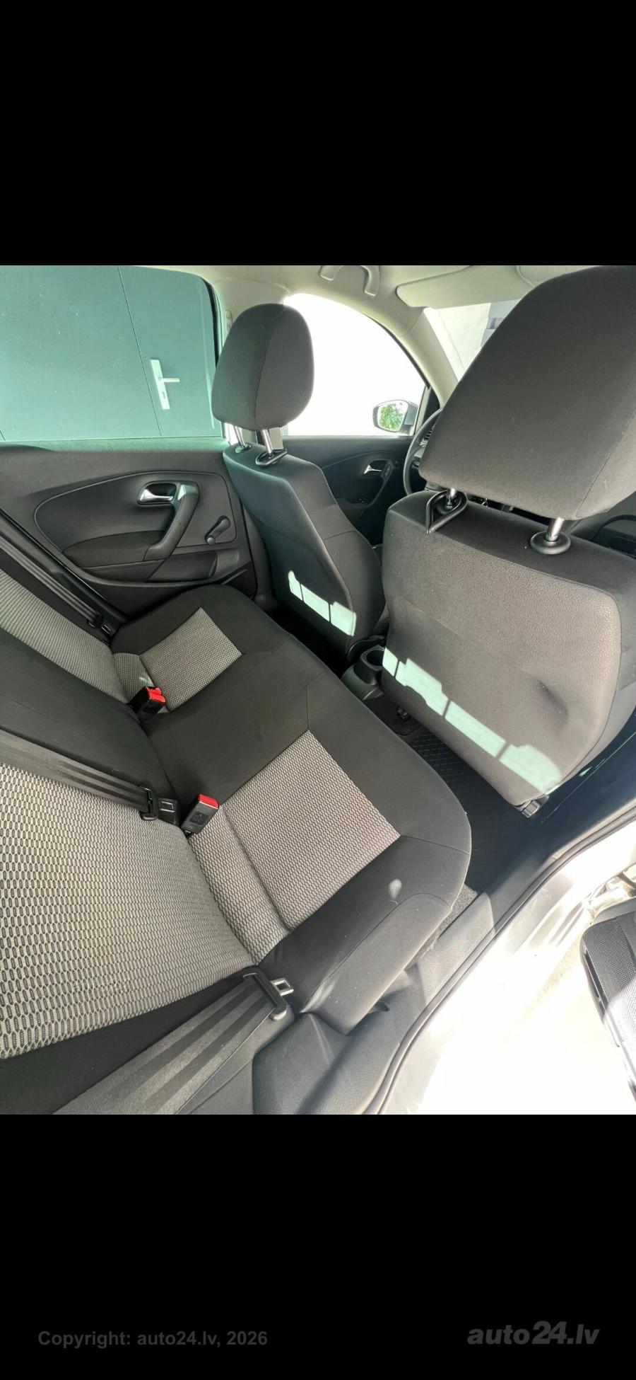 Grey Volkswagen Polo 2012 in Tallinn, with an engine capacity of 1.40 L and mileage of 135 thousand km for 5400 €, photo 17 on AUTOMOTO.COM.LV