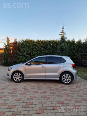 Grey Volkswagen Polo 2012 in Riga, with an engine capacity of 1.20 L and mileage of 318 thousand km for 3150 €, photo 3 on AUTOMOTO.COM.LV